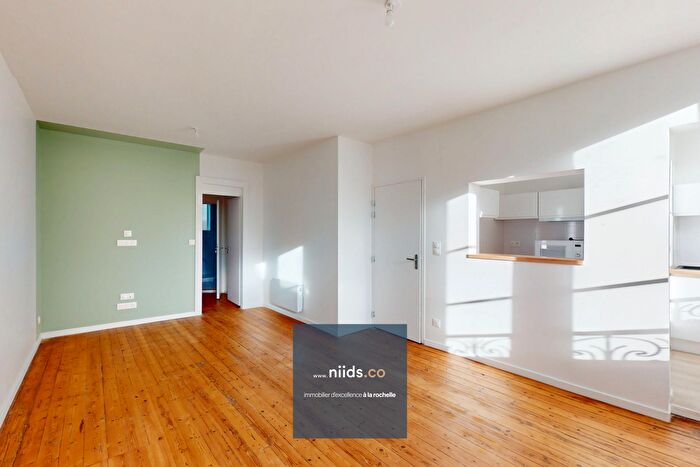 Appartement à vendre - La Rochelle, Centre-ville, Vieux-port, Marché - 2 pièces - 1 chambre