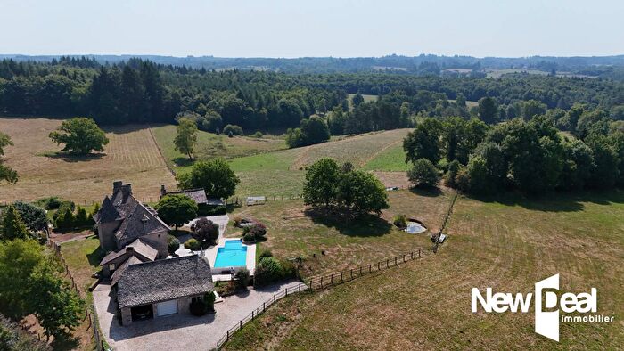 Maison à vendre - Servières-le-Château - 10 pièces - 4 chambres