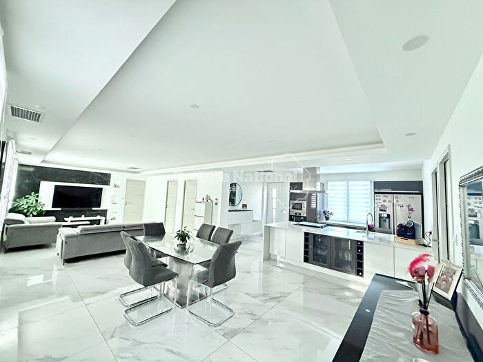 Maison à vendre - Marignane, Pas-de-Lanciers - 5 pièces - 4 chambres