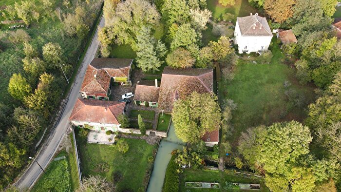 Maison à vendre - Sommevoire - 8 pièces - 6 chambres