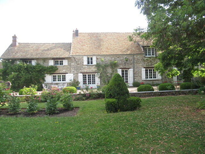 Maison 10 pièces à Bréval, à vendre