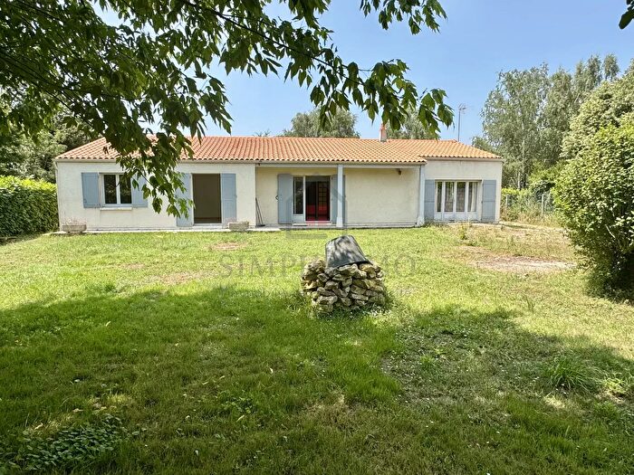 Maison à vendre - Saint-Hippolyte - 6 pièces - 4 chambres