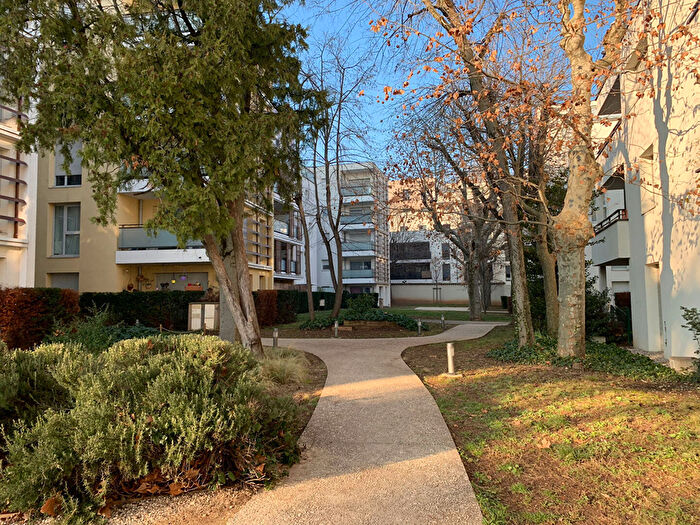 Appartement à louer - Lyon e , Grand Trou, Moulin à vent, Petite Guille - 3 pièces - 2 chambres
