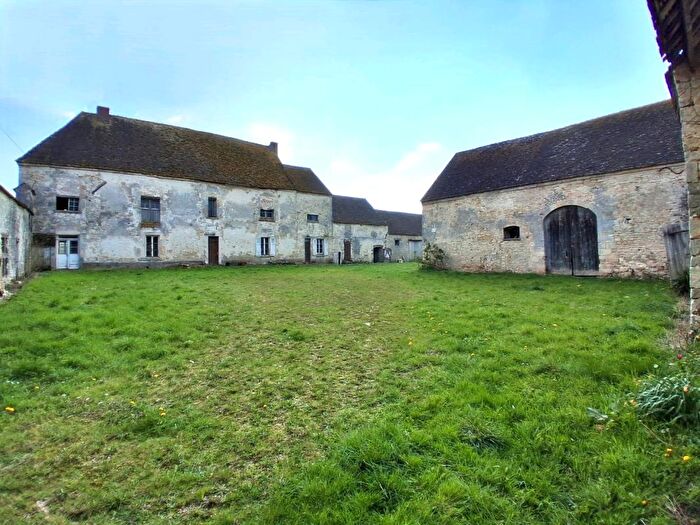 Nemours : Maison 12 pièces à vendre