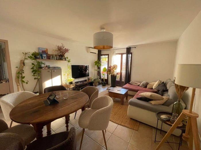 Centre Ancien, Pertuis : Appartement 3 pièces à louer