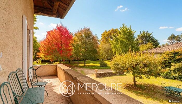 Maison à vendre - Romanèche-Thorins - 9 pièces - 5 chambres