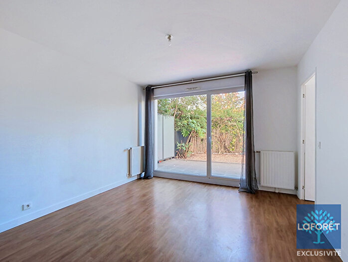 Cergy, Axe Majeur, Horloge : Appartement 2 pièces à vendre
