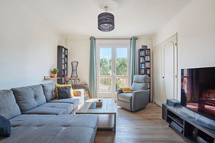 Appartement à vendre - Aix-en-Provence - 4 pièces - 2 chambres