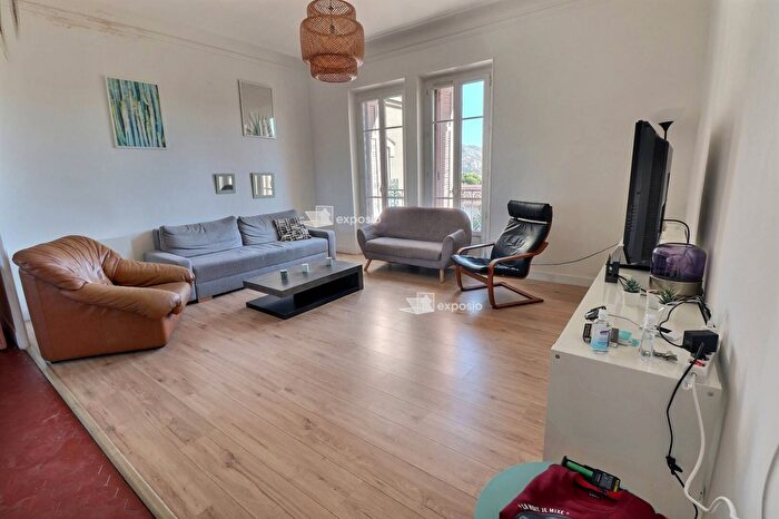 Appartement à louer - Saint Barnabé, Marseille ème arrondissement - 5 pièces - 4 chambres