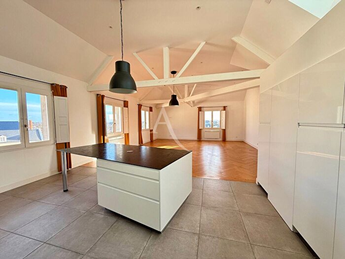 Appartement à louer - Centre Ville, Château-Gontier-sur-Mayenne - 4 pièces - 3 chambres