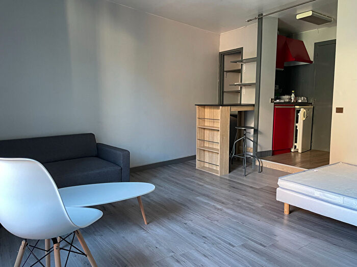 Appartement à louer - Quartiers Ouest, Arsenal, Redon - 1 pièce