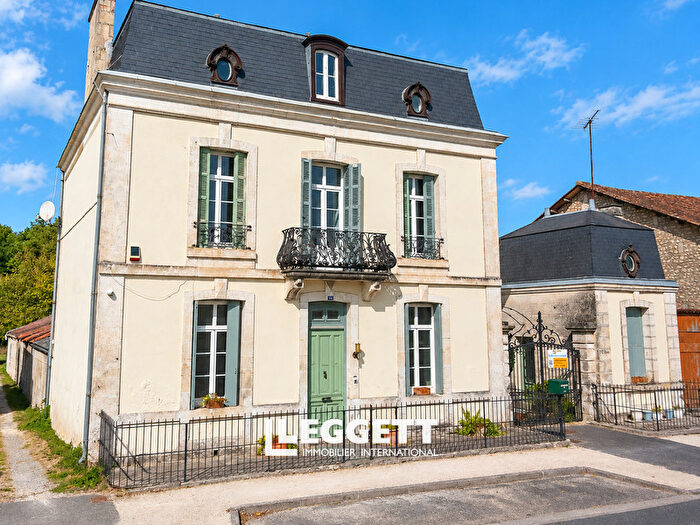 Chalais - Maison 9 pièces à vendre