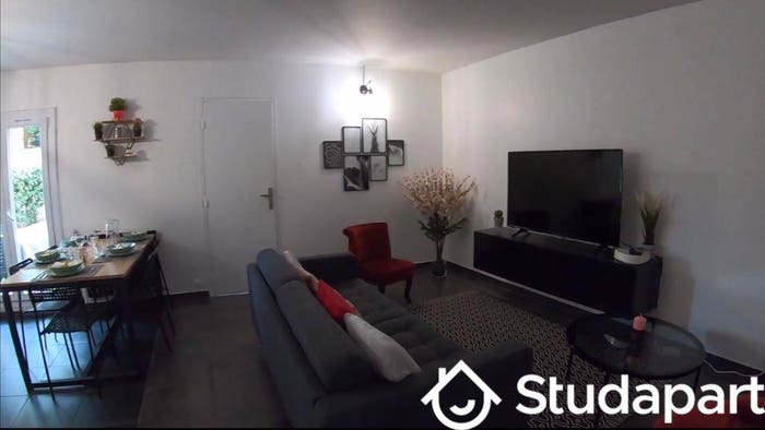 Epinettes Sud, Évry-Courcouronnes : Appartement 1 pièce à louer