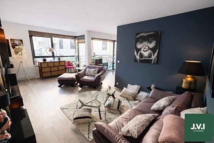 Appartement à vendre - Enghien-les-Bains - 3 pièces - 2 chambres