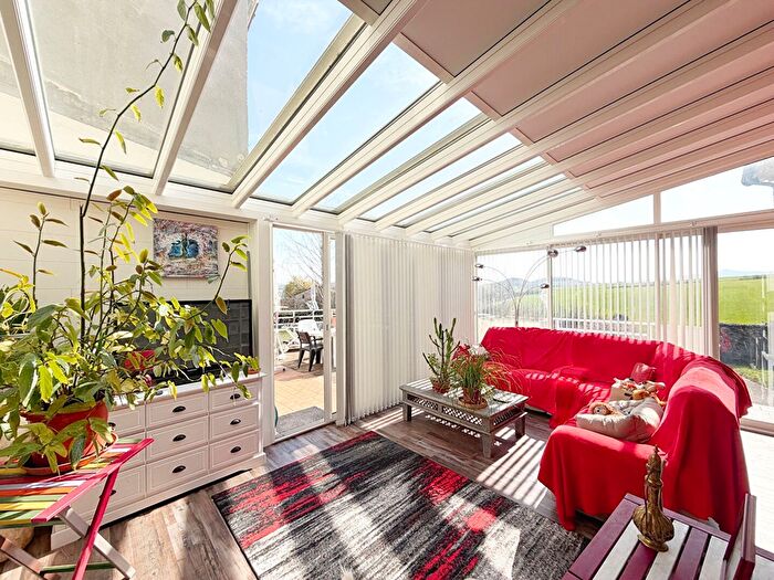 Maison à vendre - Le Broc - 6 pièces - 4 chambres