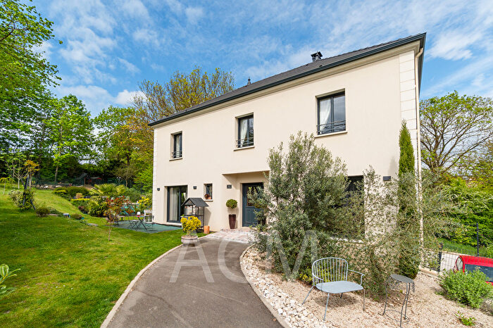 Maison 7 pièces à Le Mesnil-le-Roi, à vendre