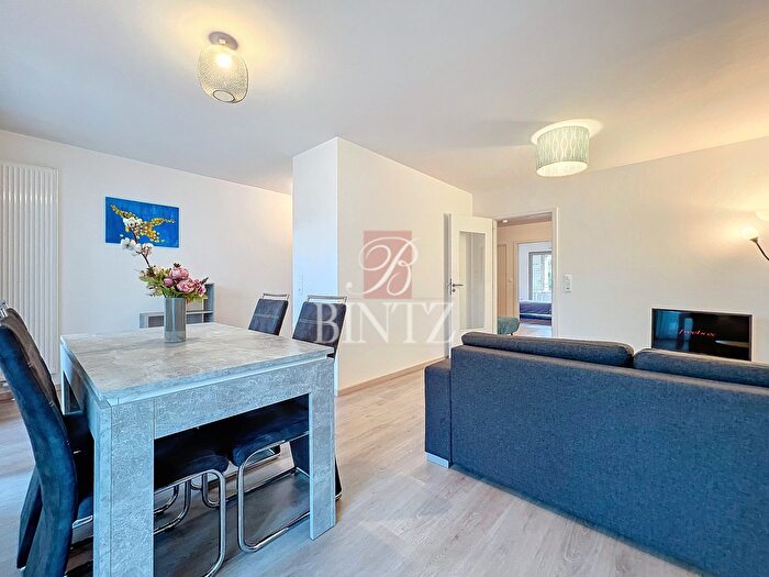 Appartement à louer - Strasbourg, Neudorf, Saint-Urbain, Landsberg - 3 pièces - 2 chambres