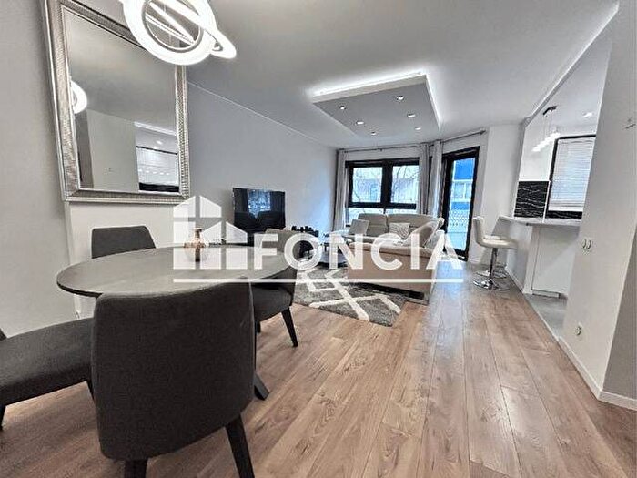 Appartement à louer - République, Suresnes - 2 pièces - 1 chambre