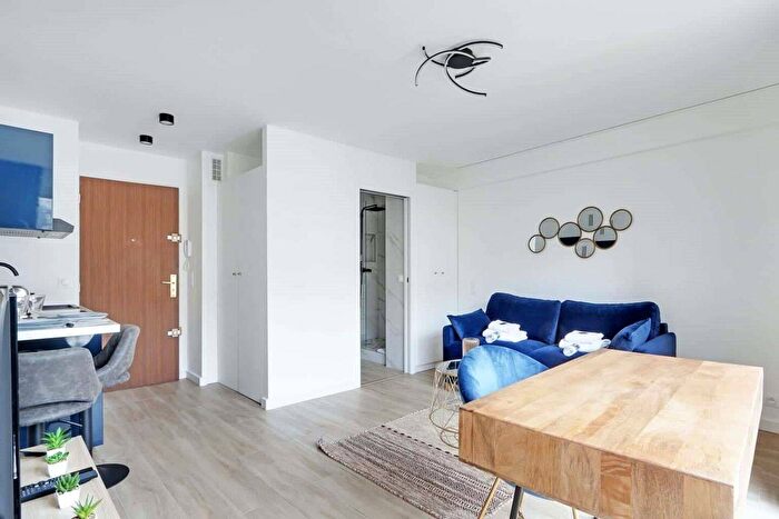 Appartement à louer - Porte Dauphine, Paris ème arrondissement - 1 pièce