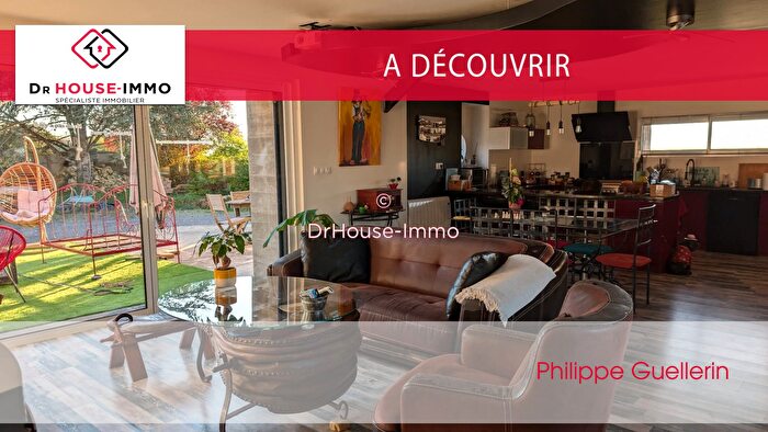 Maison à vendre - Charrais - 6 pièces - 4 chambres