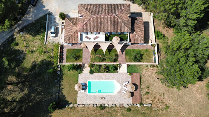 Maison 9 pièces à vendre à Rousset