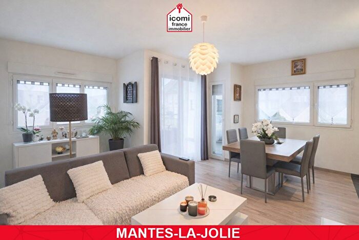 Mantes-la-Jolie, Centre-ville : Appartement 3 pièces à vendre