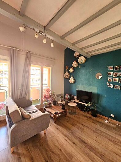 Appartement à louer - Riquebonne-Ferratone-Pizou, Vallauris - 1 pièce