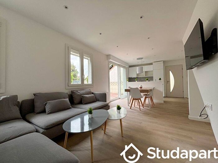 Appartement à louer - Bois Saint Martin-Yvris-Richardets-Monfort, Noisy-le-Grand - 1 pièce - 1 chambre