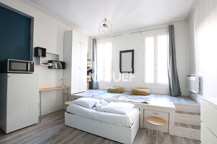 Avignon, Palais des Papes, Zone Piétonne : Appartement 1 pièce à vendre
