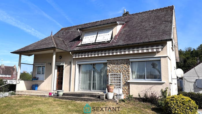 Beaumont-le-Roger - Maison 6 pièces à vendre