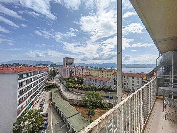 Appartement à louer - Gare, Ajaccio - 3 pièces - 2 chambres