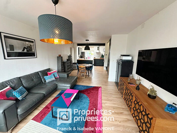 Maisons à vendre et appartements à louer - 1