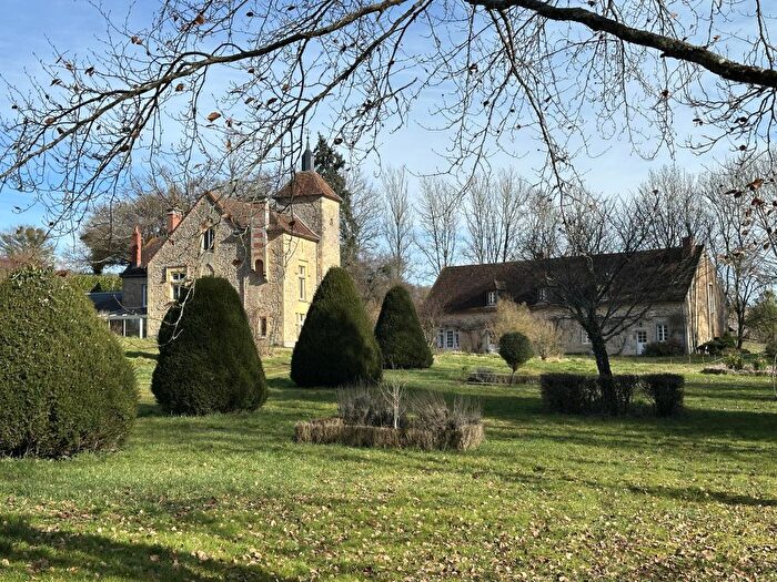 Maison à vendre - Nevers, République, Préfecture - 17 pièces - 9 chambres
