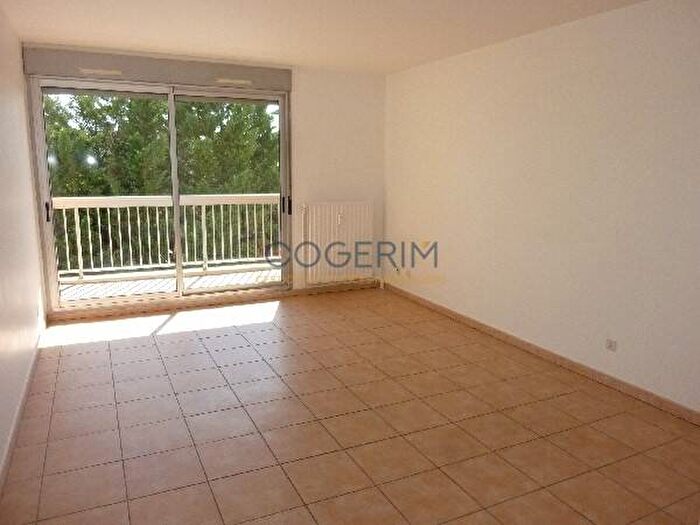 Appartement à louer - Belleroche, Villefranche-sur-Saône - 3 pièces - 2 chambres