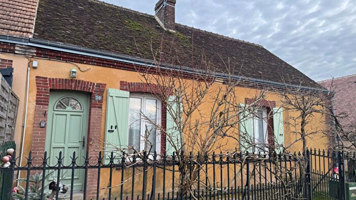 Maison à vendre - Beaumont-les-Autels - 4 pièces - 3 chambres