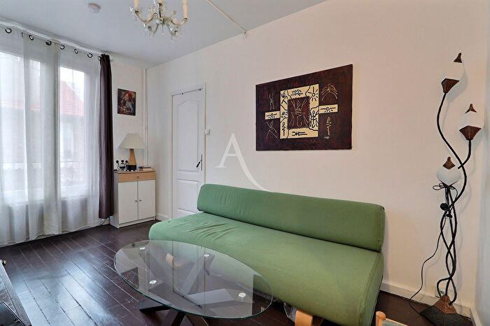 Appartement à louer - Aubervilliers, Villette, Quatre-Chemins - 2 pièces - 1 chambre