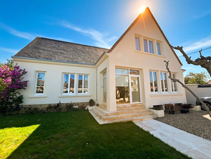 Maison 8 pièces à Châtellerault, Est, à vendre