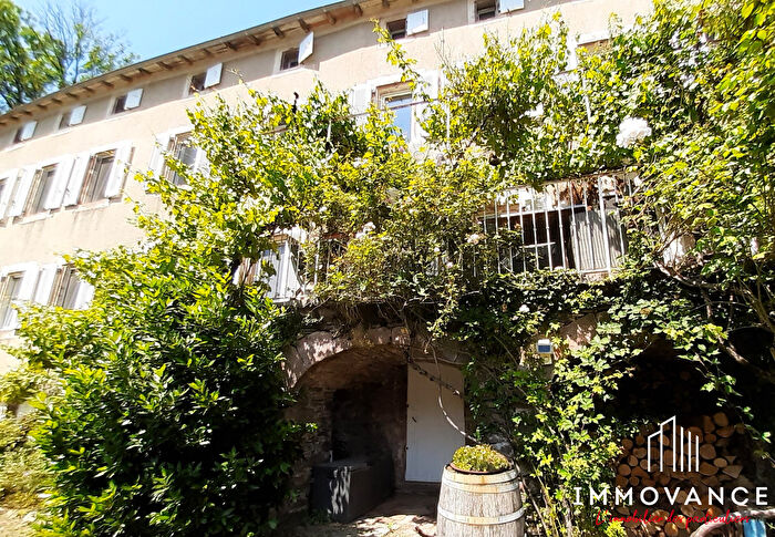 Maison 12 pièces à vendre à Camarès