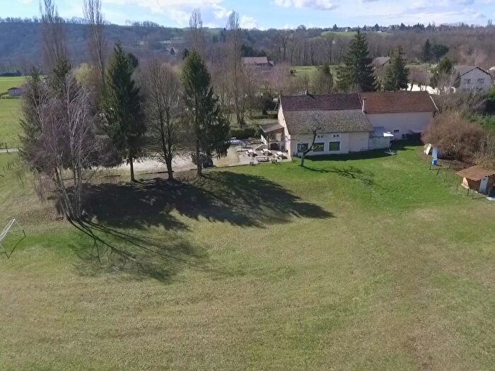 Maison à vendre - Les Abrets - 10 pièces - 7 chambres