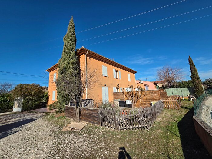 Appartement à vendre - Pertuis, Centre-ville, Fours à Chaux, Claret - 3 pièces - 2 chambres