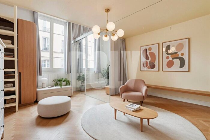 Appartement 2 pièces à Paris 17ème, La Fourche, Guy Moquet, à vendre