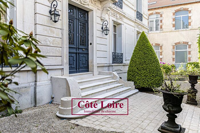 Maison 12 pièces à vendre - Orléans