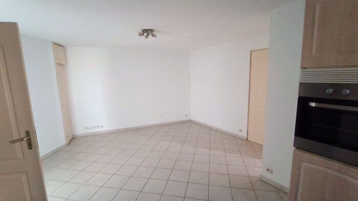 Appartement à louer - Flassans-sur-Issole - 2 pièces - 1 chambre