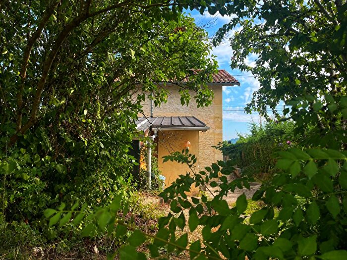 Maison à vendre - Hautefage-la-Tour - 3 pièces - 2 chambres