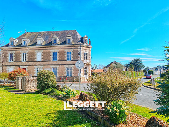 Maison à vendre - Scorbé-Clairvaux - 10 pièces - 5 chambres