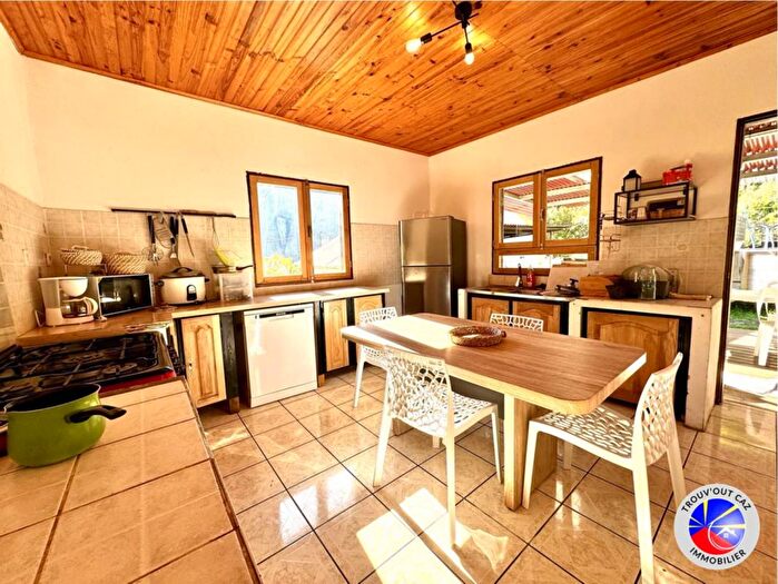 Maison à vendre - Salazie, Hell-Bourg - 8 pièces - 7 chambres