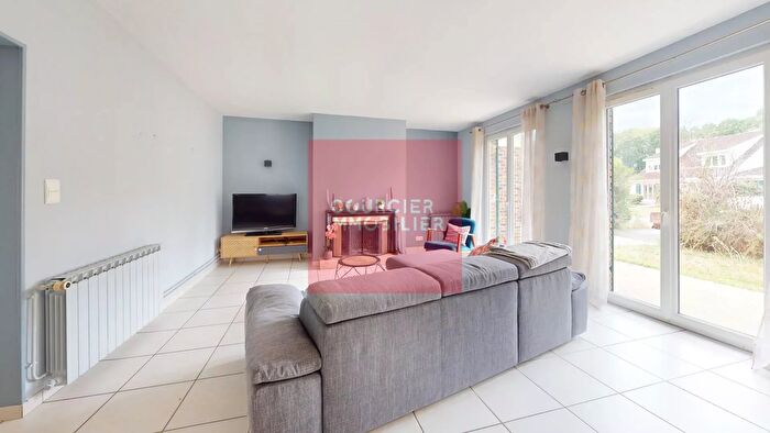 Maison 6 pièces à louer à Le Mesnil-Saint-Denis