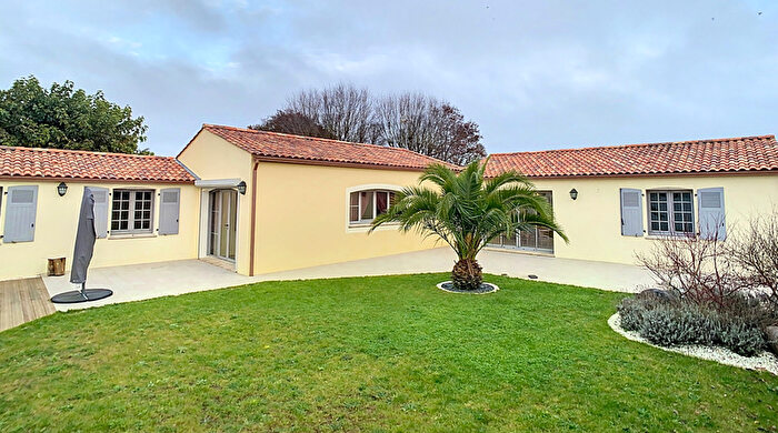 Maison à vendre - Challans, Route de Cholet, Route de la Roche-sur-Yon - 6 pièces - 3 chambres