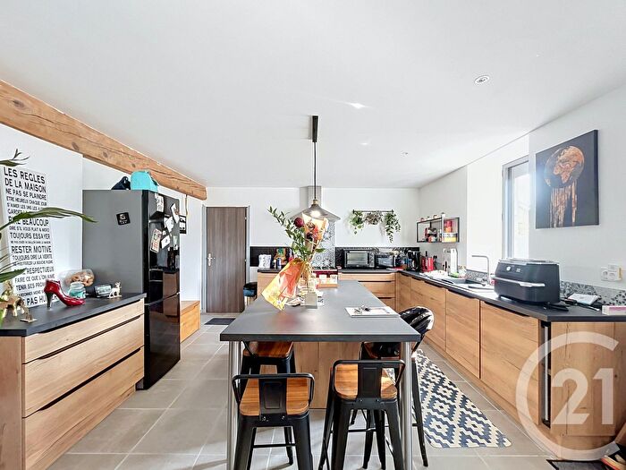 Ussel-d'Allier : Maison 2 pièces à vendre