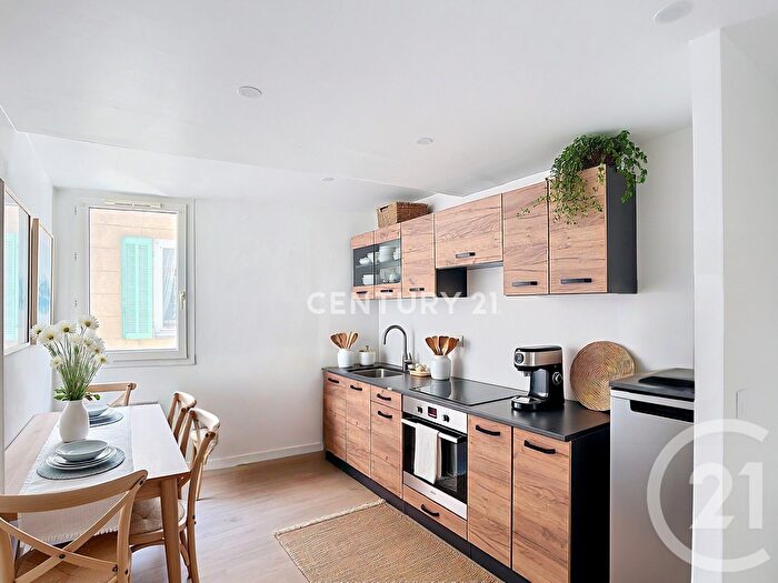 Appartement à vendre - Aubagne, Centre-ville, Beaumond - 2 pièces - 1 chambre